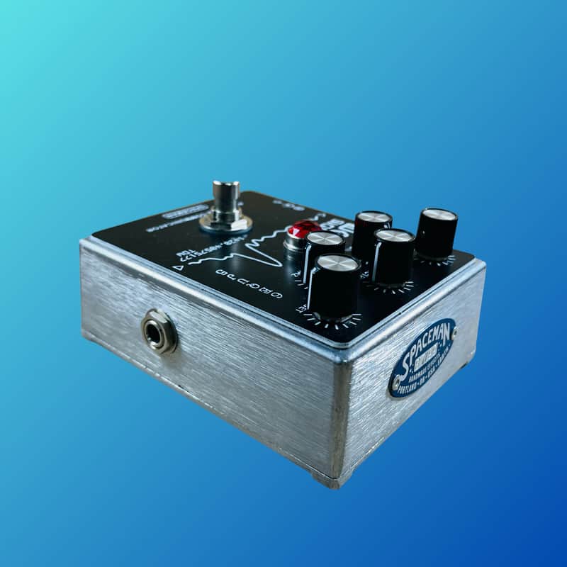 Spaceman Effects WOW Signal Alien Fuzz Communicator - Bucket List Guitars
